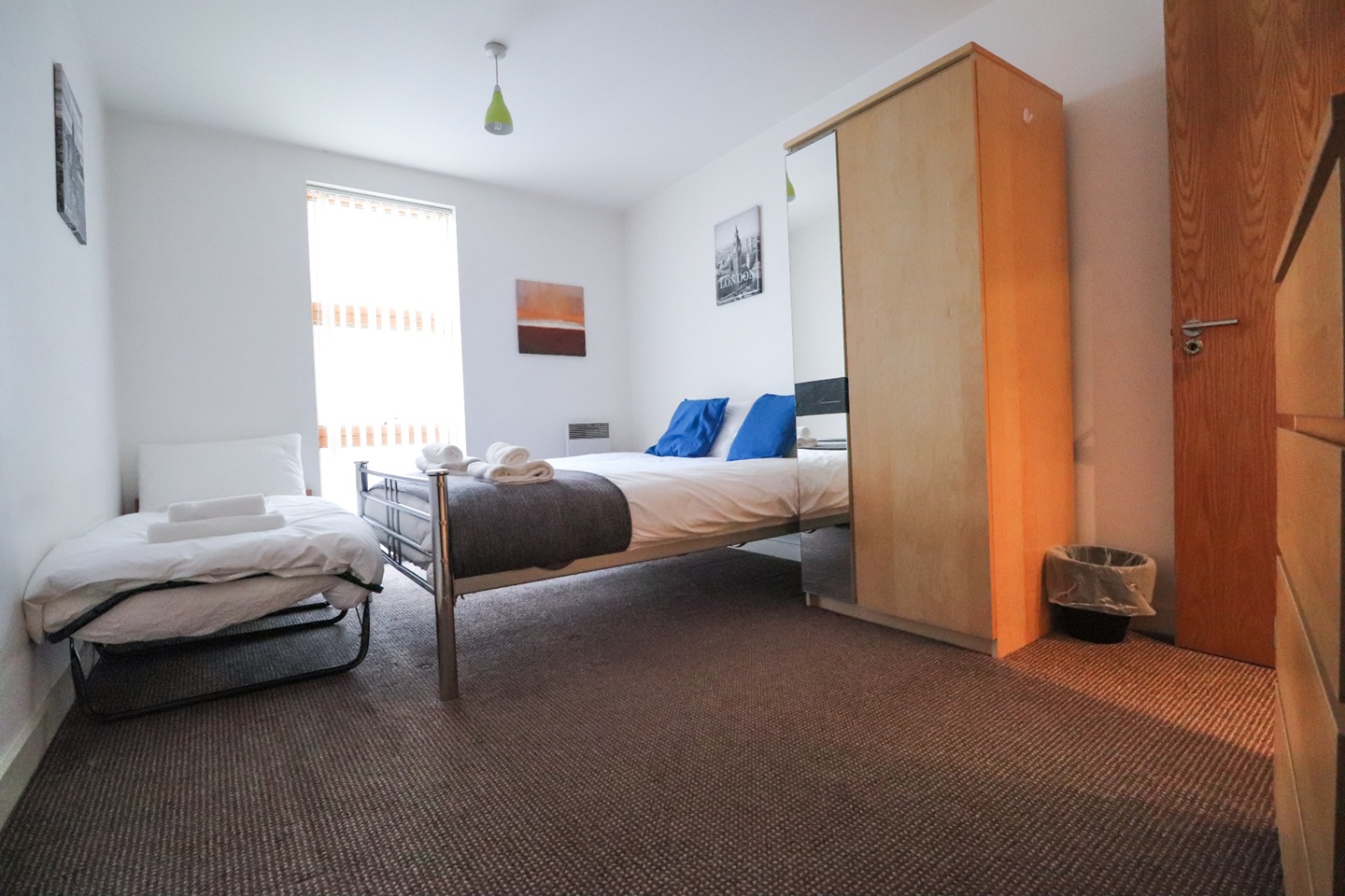 Manchester - 2 Bed Flat, Barton Place, M4 - To Rent Now for £1,290.00 p/m