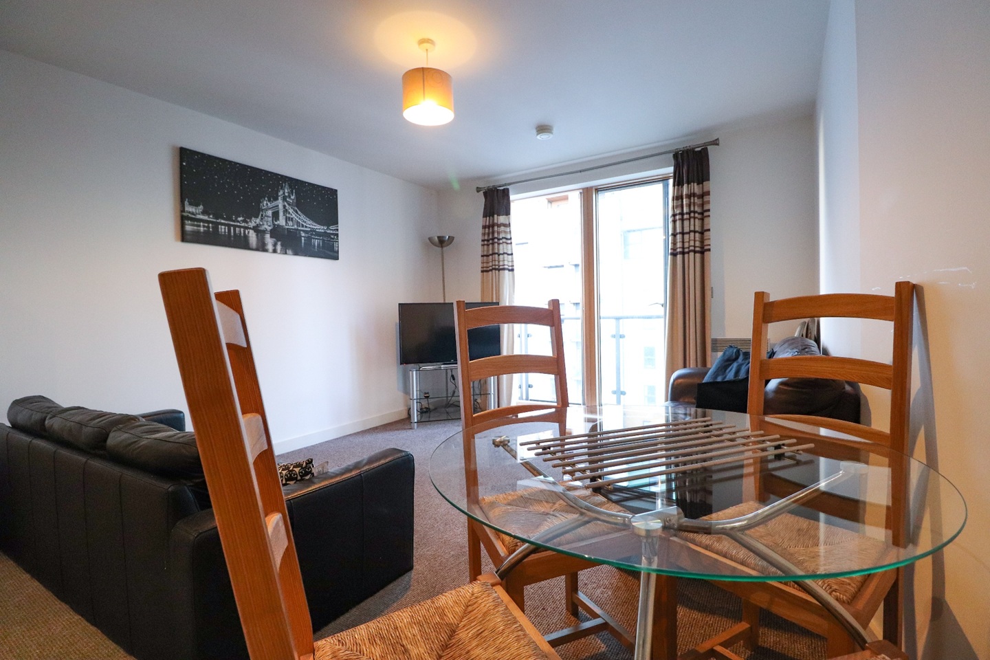Manchester - 2 Bed Flat, Barton Place, M4 - To Rent Now for £1,290.00 p/m