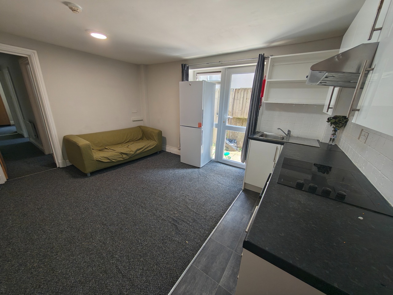 Cardiff - 3 Bed Flat, Colum Road, CF10 - To Rent Now for £1,300.00 p/m