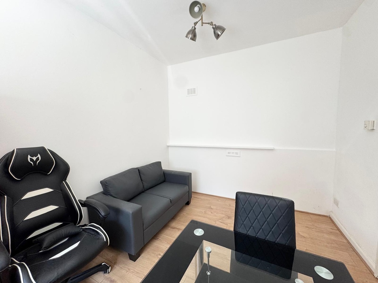 London - 1 Bed Flat, Hendon Lane, N3 - To Rent Now for £1,250.00 p/m