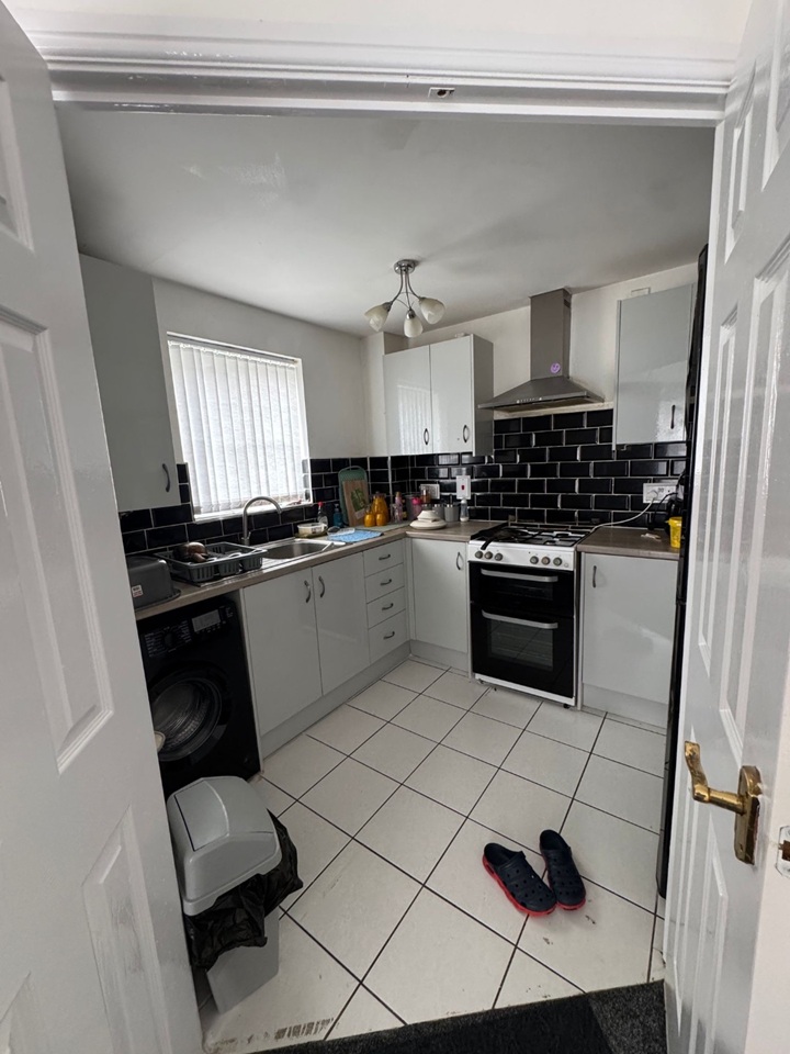 Manchester - Room in a Shared House, Deanery Court, M8 - To Rent Now ...