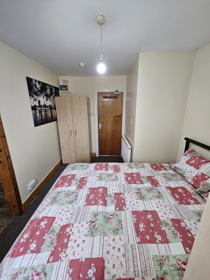 London - Studio Flat, Sutherland Road, N17 - To Rent Now for £849.00 p/m