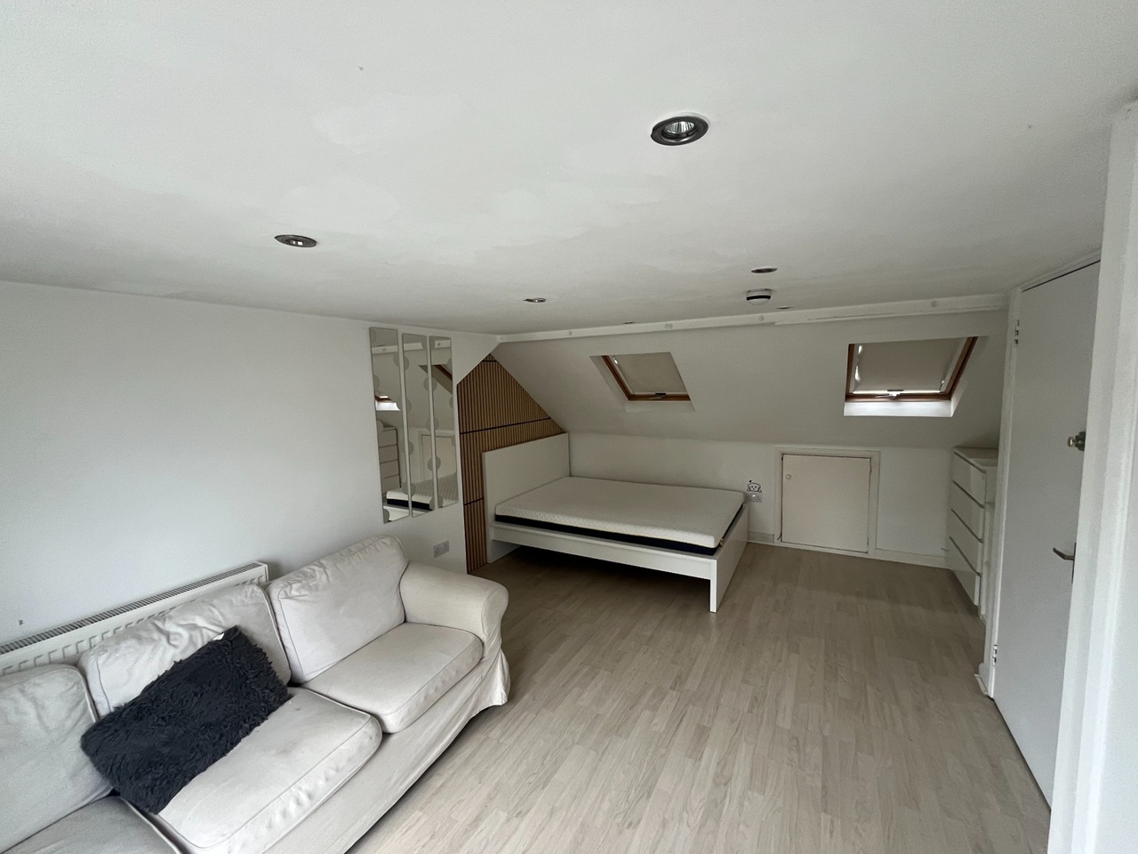 London - Bedsit, Glenister Park Road, SW16 - To Rent Now for £1,296.00 p/m