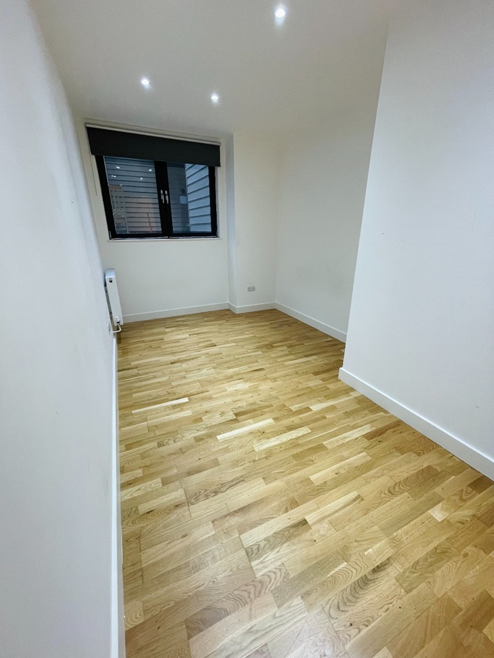 London - 1 Bed Flat, Colne House, E1 - To Rent Now for £1,750.00 p/m