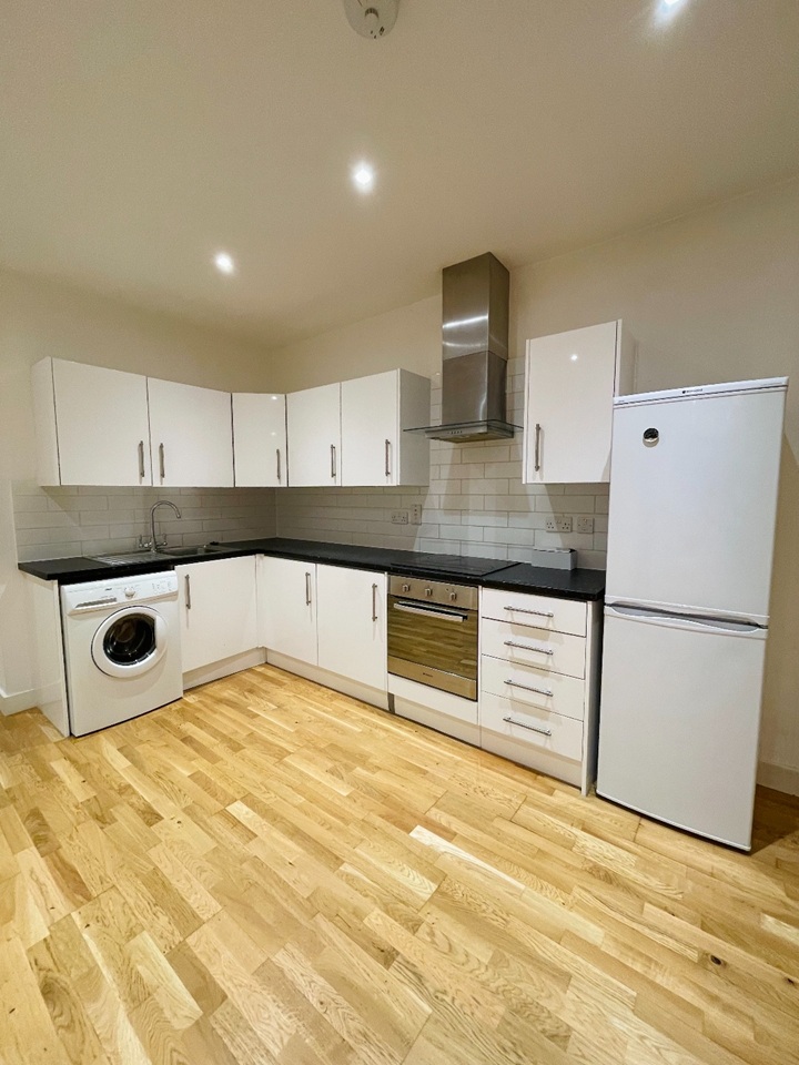 London - 1 Bed Flat, Colne House, E1 - To Rent Now for £1,750.00 p/m