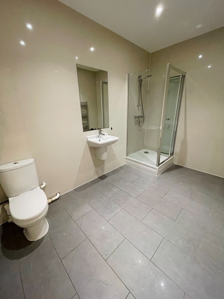 London - 1 Bed Flat, Colne House, E1 - To Rent Now for £1,750.00 p/m