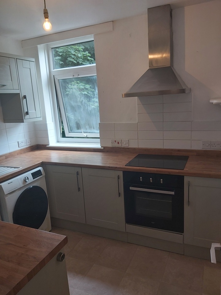 Kent - Room in a Shared Flat, Halstead Close, CT2 - To Rent Now for £ ...