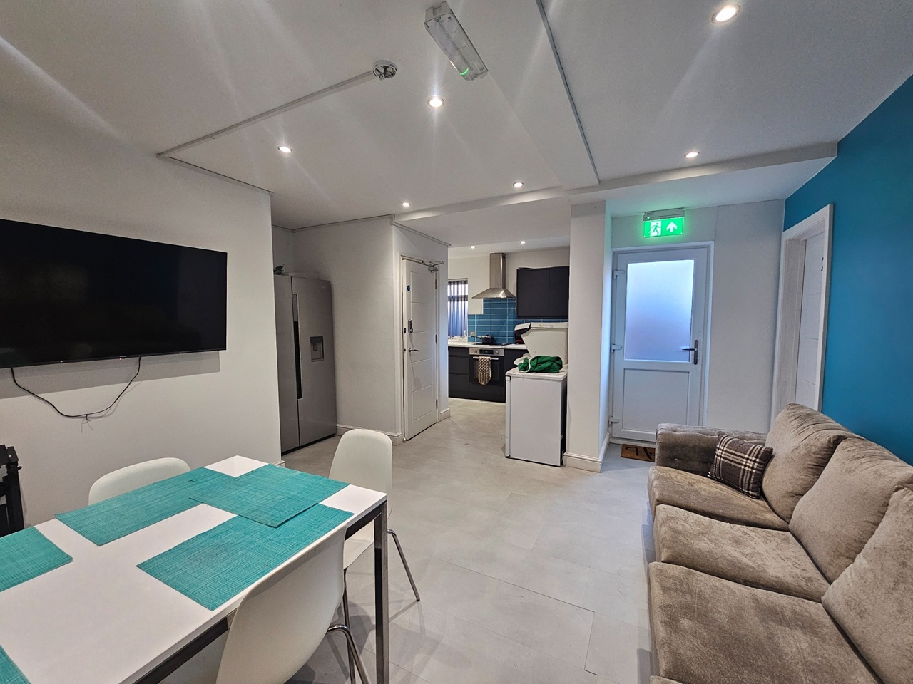 Coventry - Room in a Shared House, Charter Avenue, CV4 - To Rent Now ...