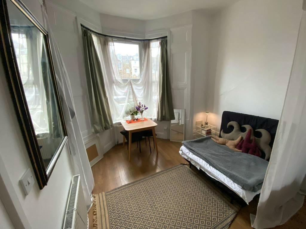 London - Studio Flat, Holmdale Terrace, N15 - To Rent Now for £900.00 p/m