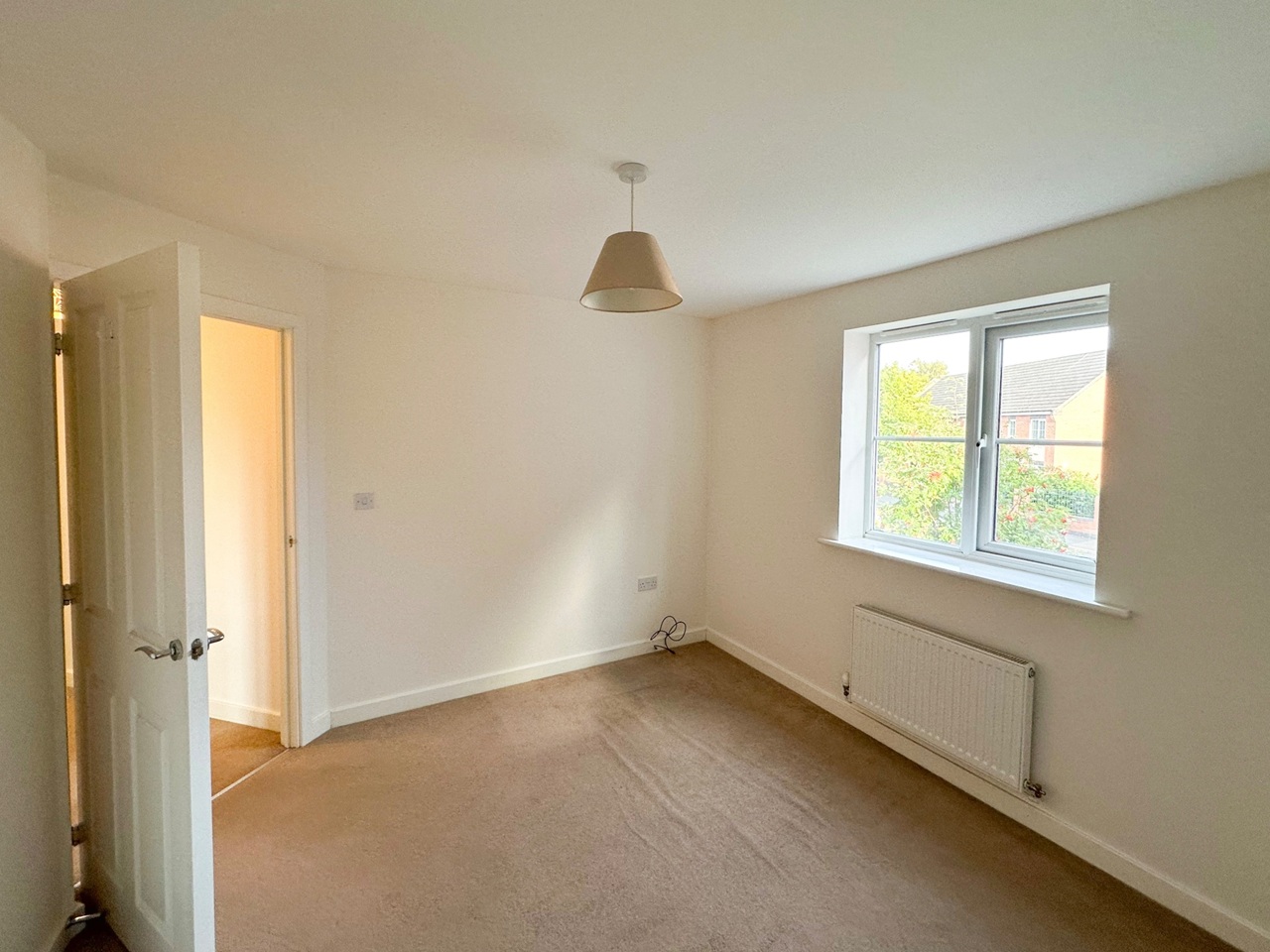 Derby - 2 Bed Flat, Hilton, DE65 - To Rent Now for £850.00 p/m
