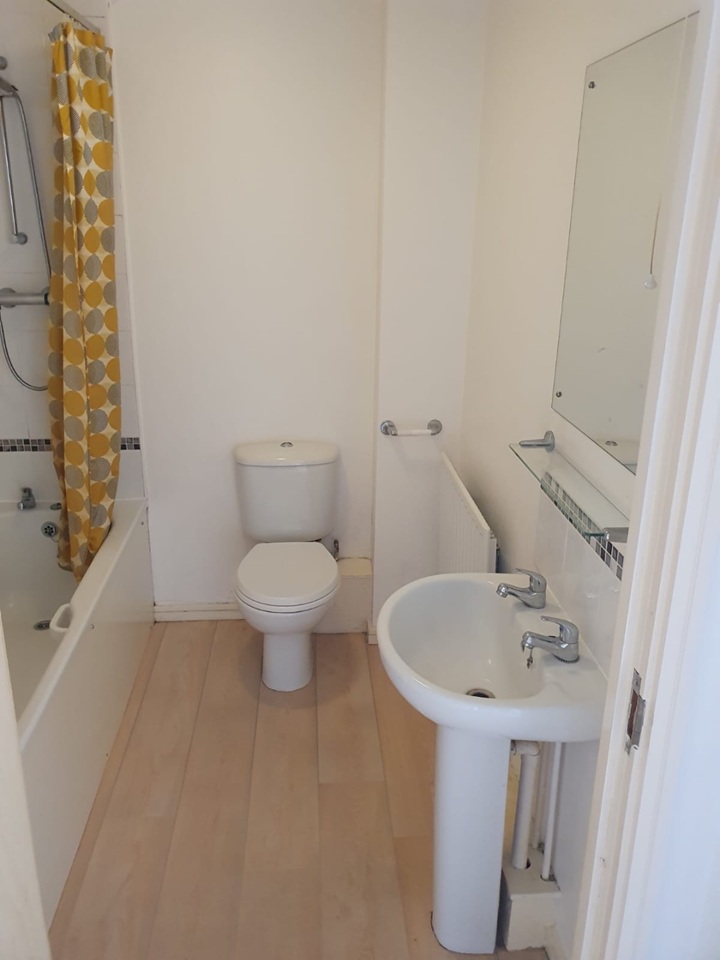 Sheffield - 2 Bed Flat, Park Grange Mount, S2 - To Rent Now for £760.00 p/m