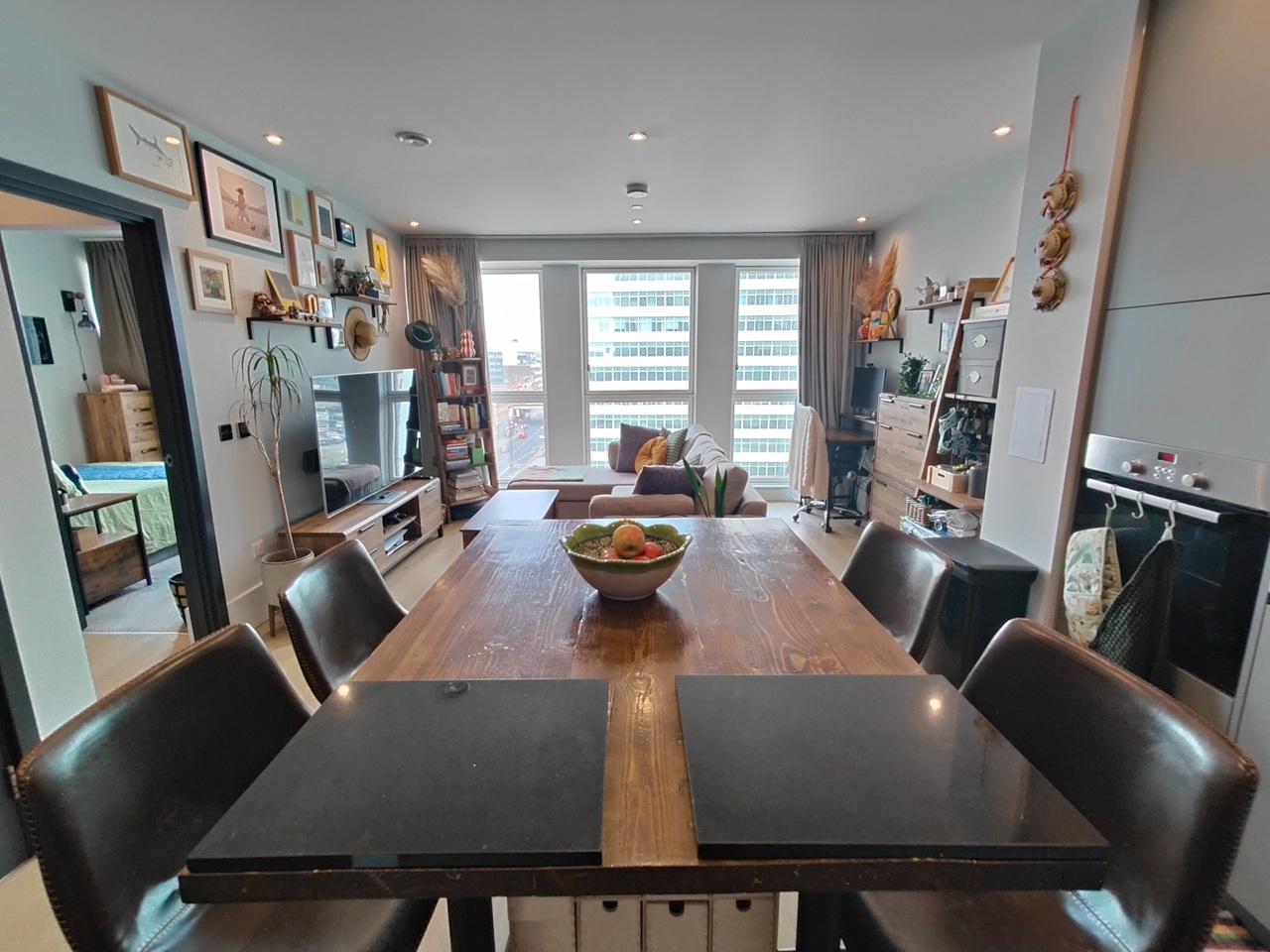 Croydon - 1 Bed Flat, Leon House, CR0 - To Rent Now for £1,600.00 p/m