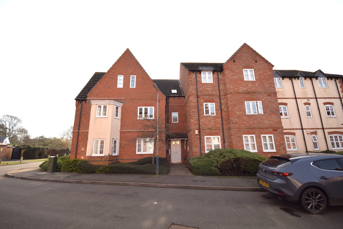 Bilton, Rugby - 2 Bed Flat, Hogan House, CV22 - To Rent Now for £850.00 p/m