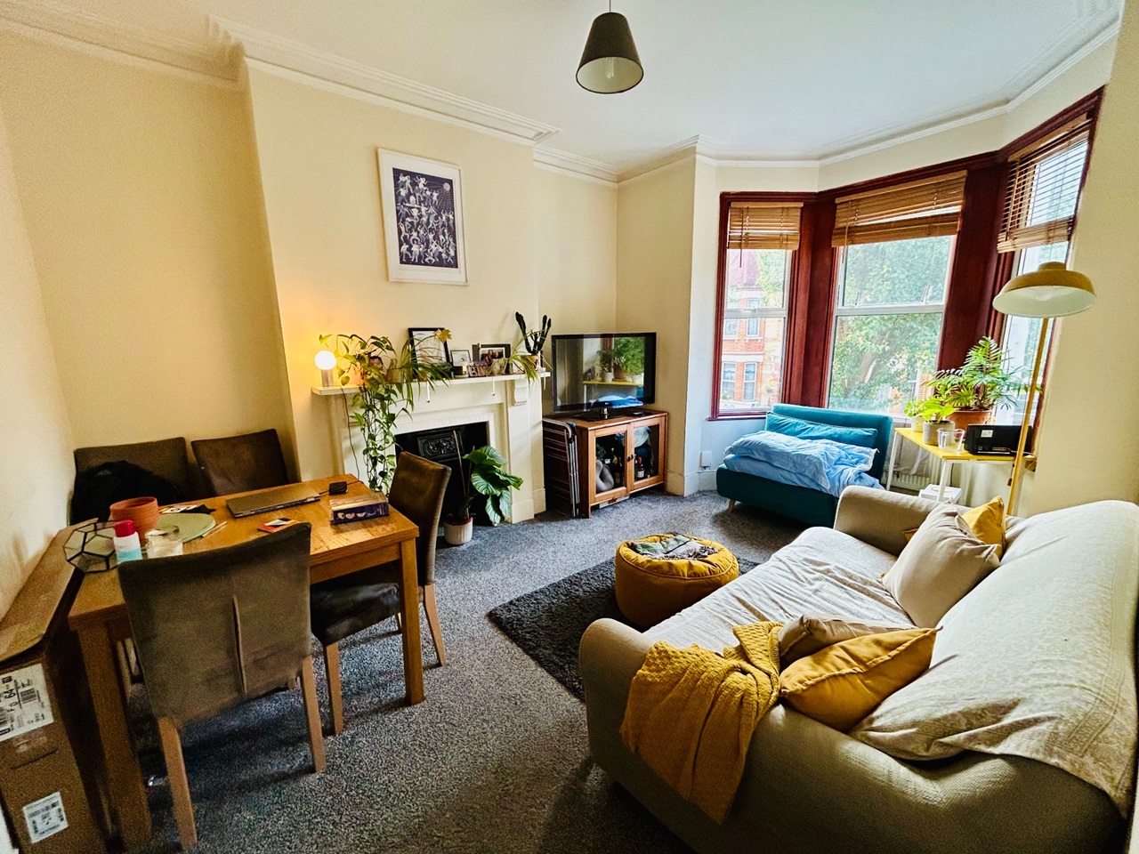 London - 2 Bed Flat, Cotesbach Road, E5 - To Rent Now for £2,300.00 p/m