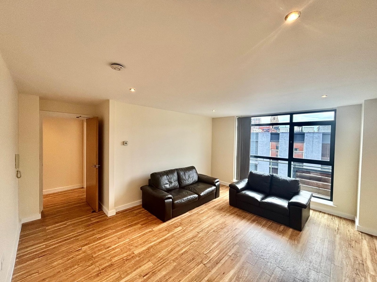 Manchester - 2 Bed Flat, Trinity Edge, M3 - To Rent Now for £1,300.00 p/m