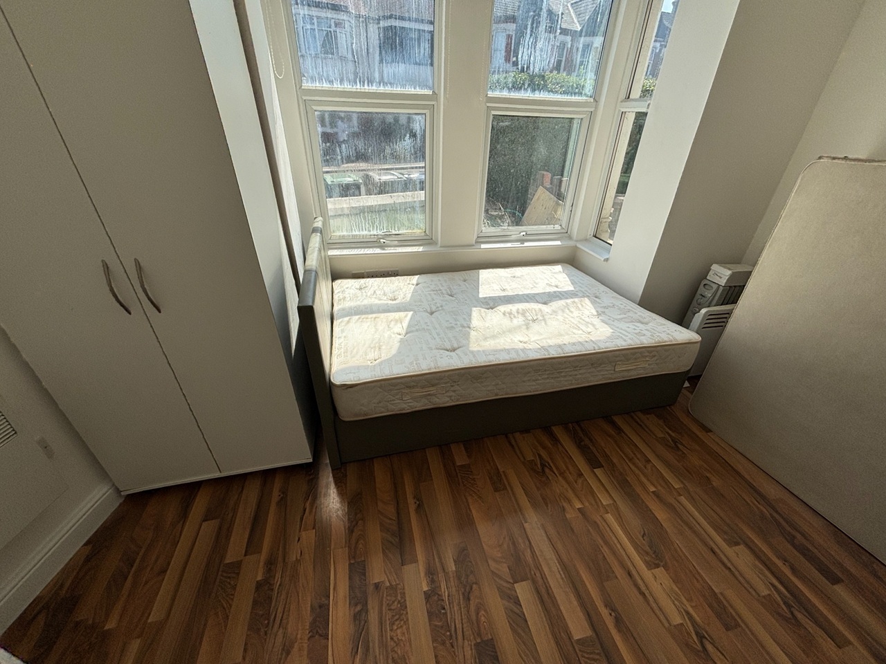 London - Studio Flat, The Avenue, N17 - To Rent Now for £1,000.00 p/m