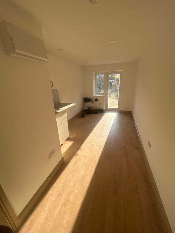 London - Studio Flat, Streatham High Road, SW16 - To Rent Now for £ ...