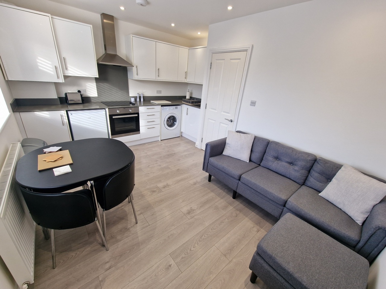 Enfield - Room in a Shared Flat, Enfield, EN3 - To Rent Now for £1,000. ...