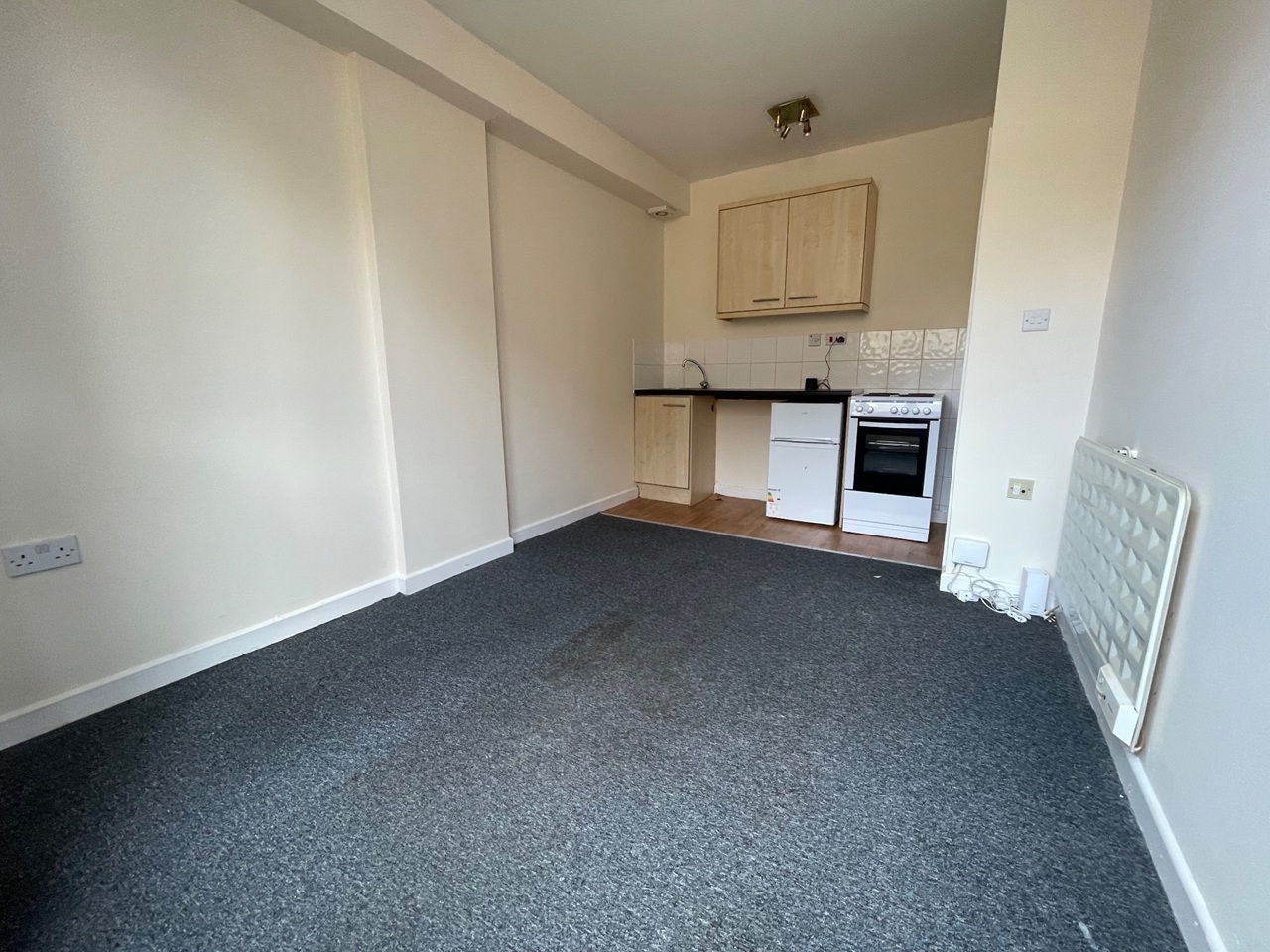 Southampton - 1 Bed Flat, Mede House, SO15 - To Rent Now for £735.00 p/m