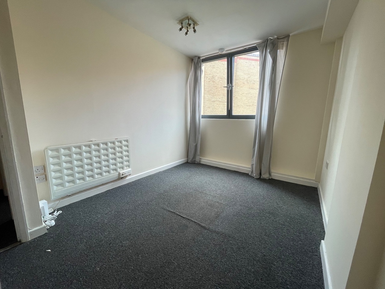 Southampton - 1 Bed Flat, Mede House, SO15 - To Rent Now for £735.00 p/m