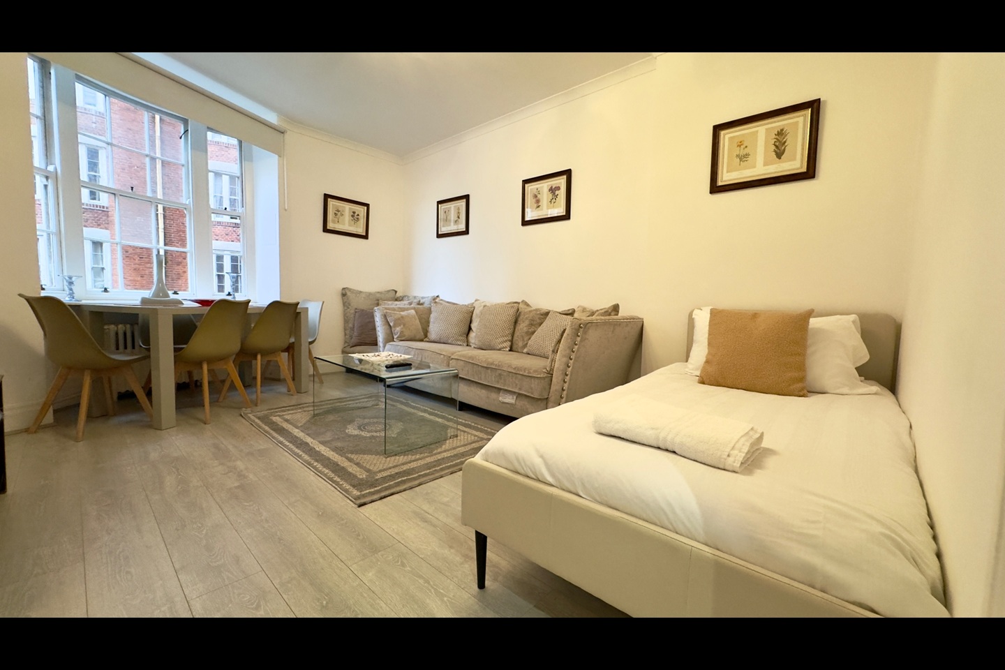 London - 2 Bed Flat, Peters Court, W2 - To Rent Now for £4,500.00 p/m