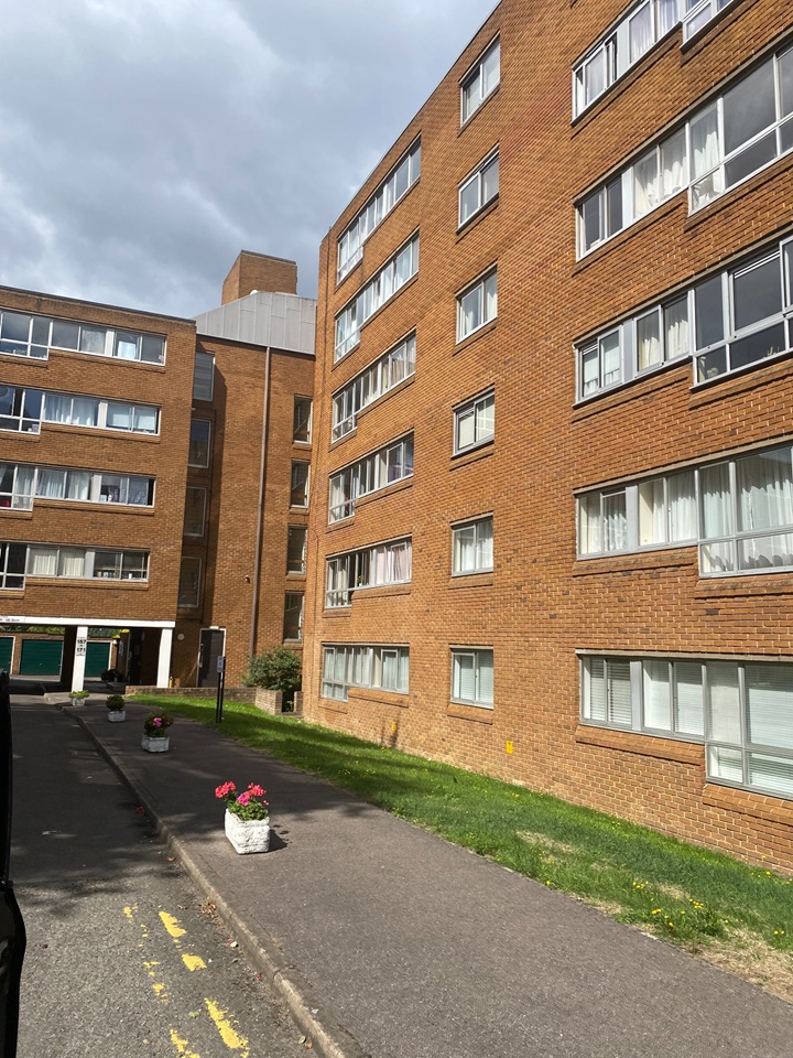 Sutton - 2 Bed Flat, Grove Road, SM1 - To Rent Now for £1,550.00 p/m
