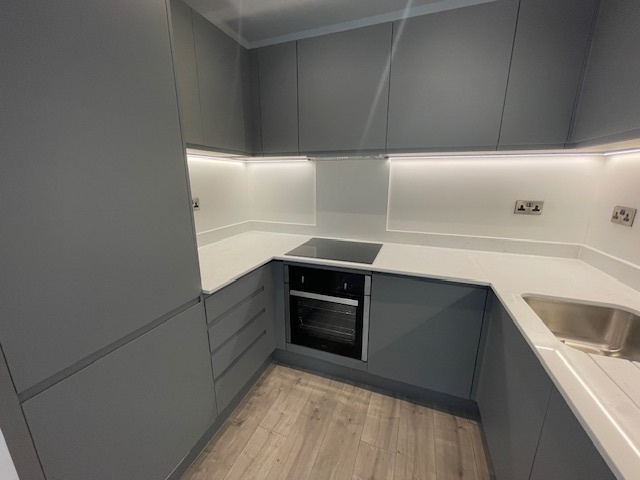 Manchester - 2 Bed Flat, Victoria House, M4 - To Rent Now for £1,650.00 p/m