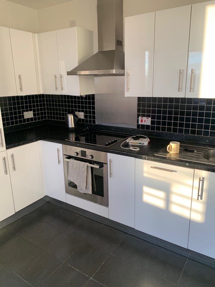 Beckenham - 2 Bed Flat, Lait House, BR3 - To Rent Now for £2,000.00 p/m