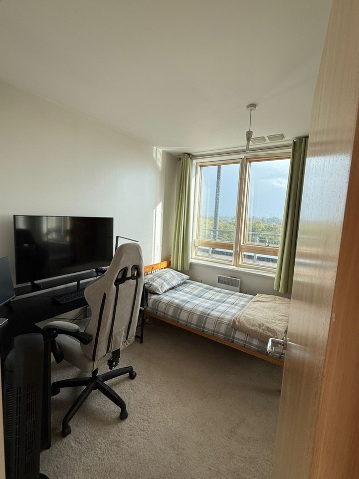 Beckenham - 2 Bed Flat, Lait House, BR3 - To Rent Now for £2,000.00 p/m