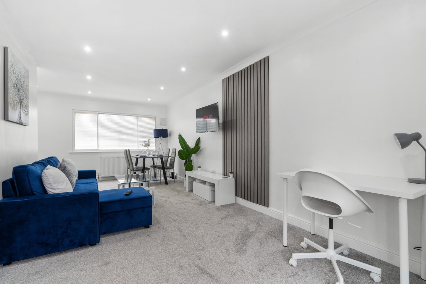 Tw19 6Ax - 3 Bed End Terrace, Russet Close, TW19 - To Rent Now for £ ...