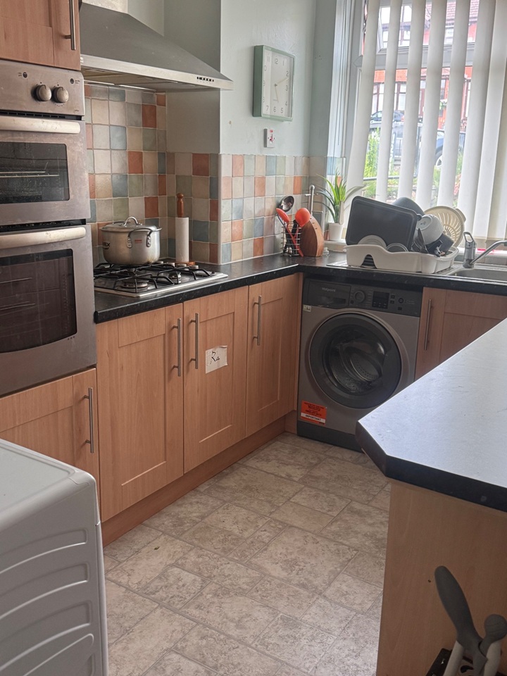 Manchester - Room in a Shared House, Rochdale Road, M9 - To Rent Now ...