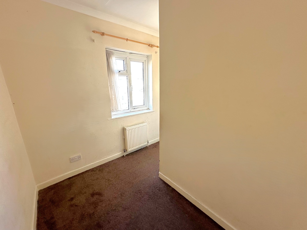 Erith - 3 Bed Terraced House, Hazel Road, DA8 - To Rent Now for £1,700. ...
