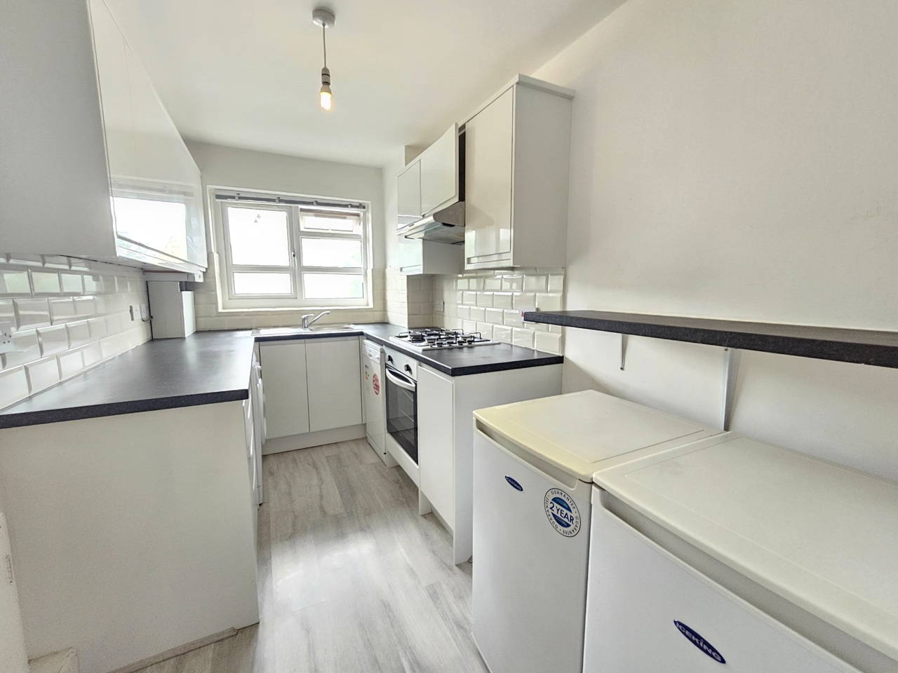 Feltham - 2 Bed Flat, Castle Way, TW13 - To Rent Now for £1,450.00 p/m