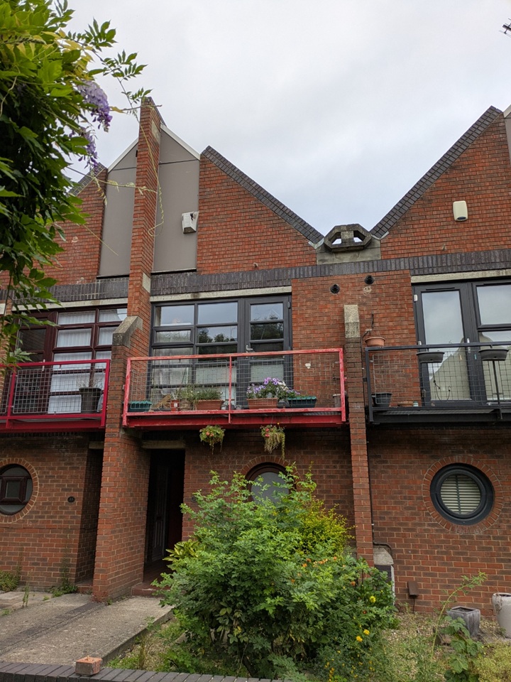 London - 2 Bed Terraced House, Elephant Lane, SE16 - To Rent Now for £ ...