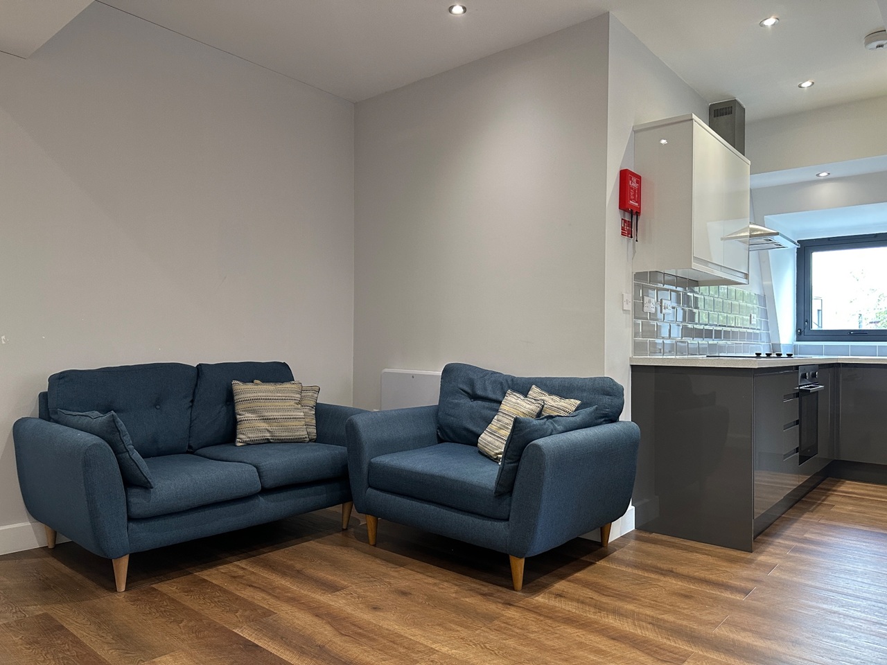 Leeds - 2 Bed Flat, Hanover Square, LS3 - To Rent Now for £1,250.00 p/m