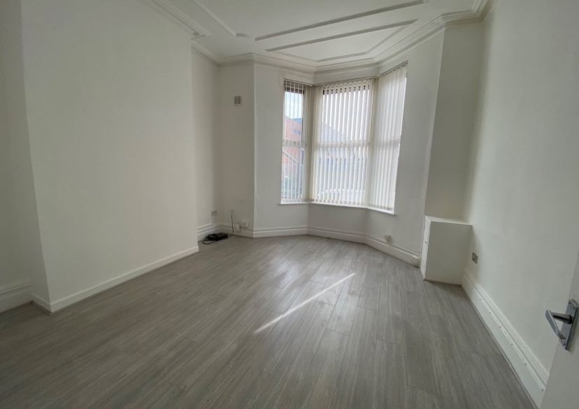 Liverpool - 1 Bed Flat, Spellow Lane, L4 - To Rent Now for £595.00 p/m