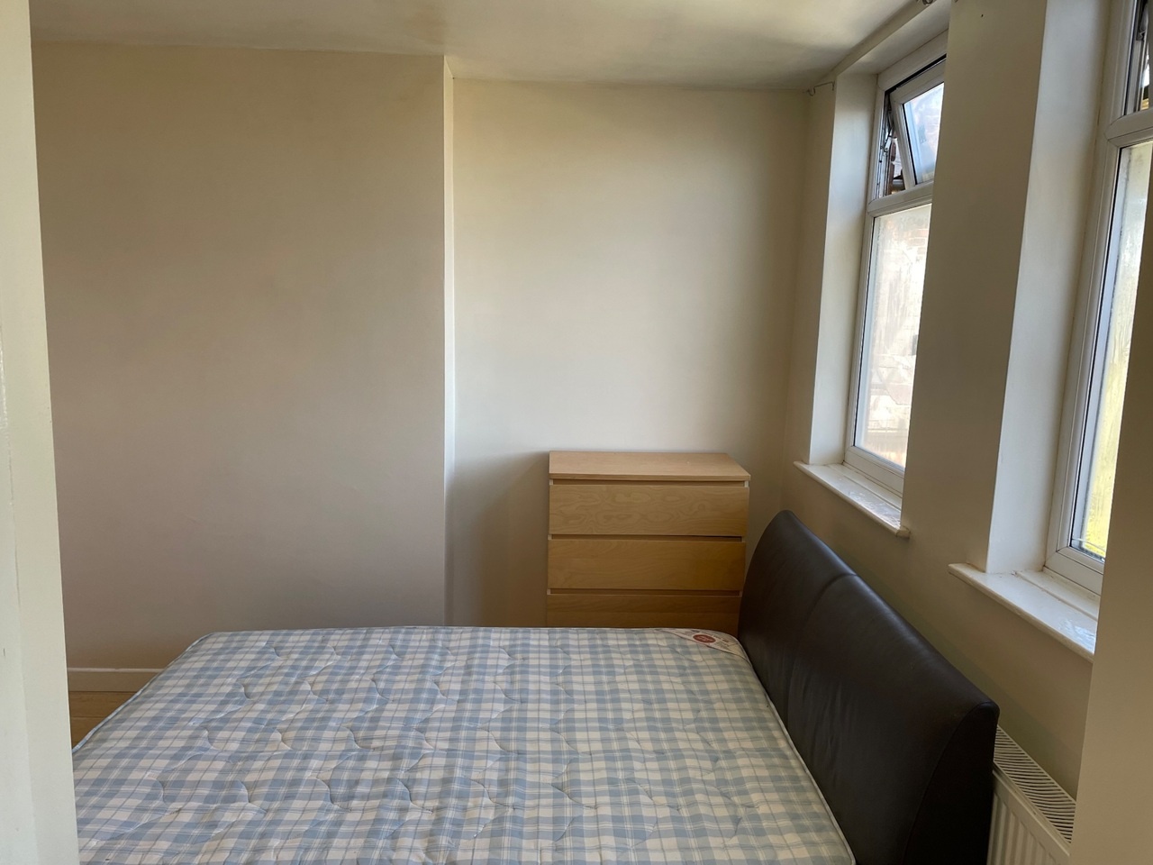 Manchester - 1 Bed Flat, Hazelwood, M8 - To Rent Now for £800.00 p/m