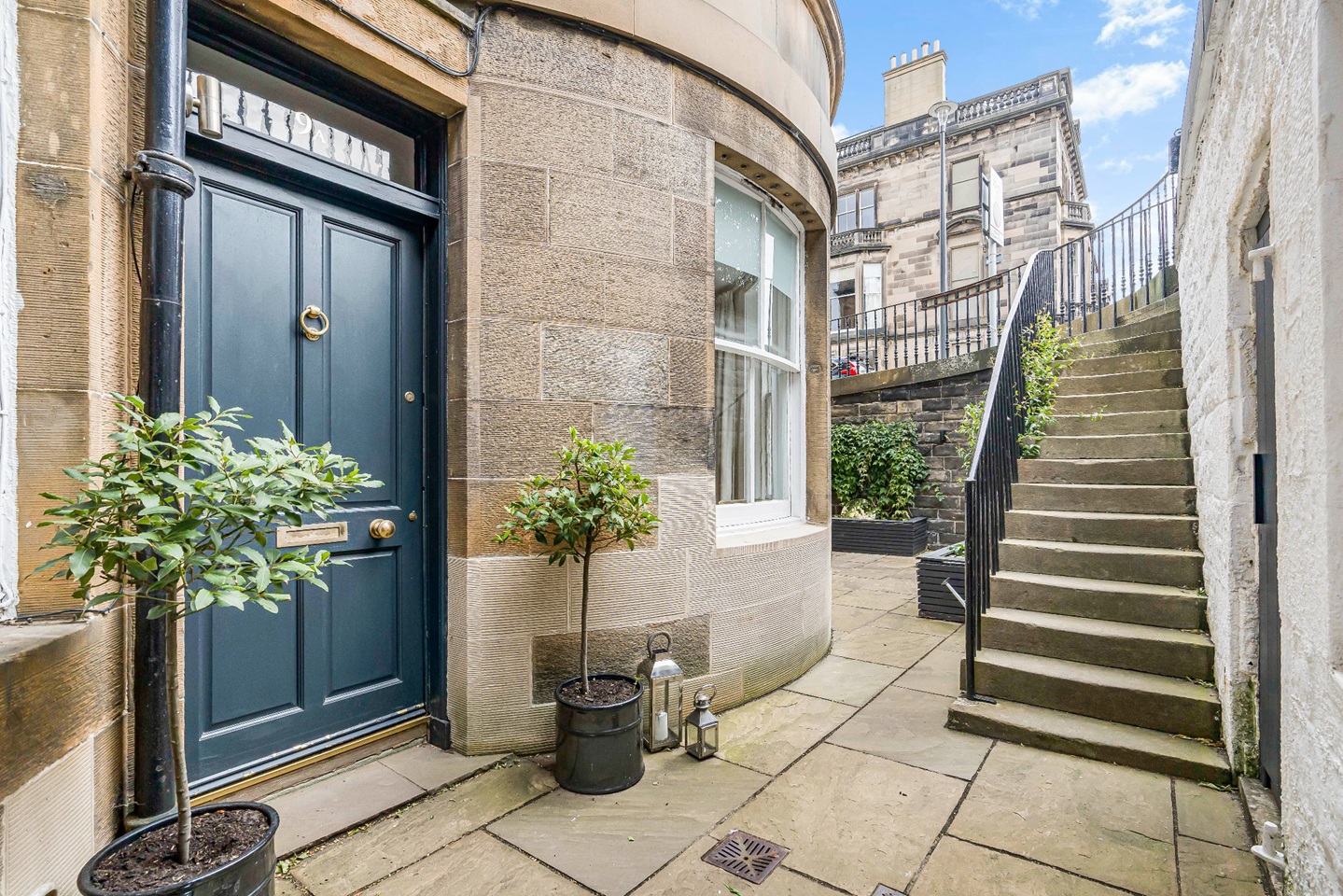 Edinburgh - 1 Bed Flat, Learmonth Terrace, EH4 - To Rent Now for £1,600.00 p/m