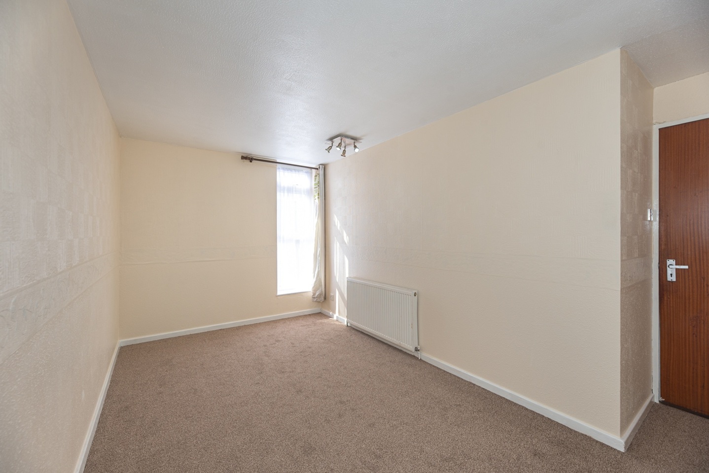 Laindon, Basildon - 3 Bed Semi-Detached House, Bostocke Close, SS15 ...