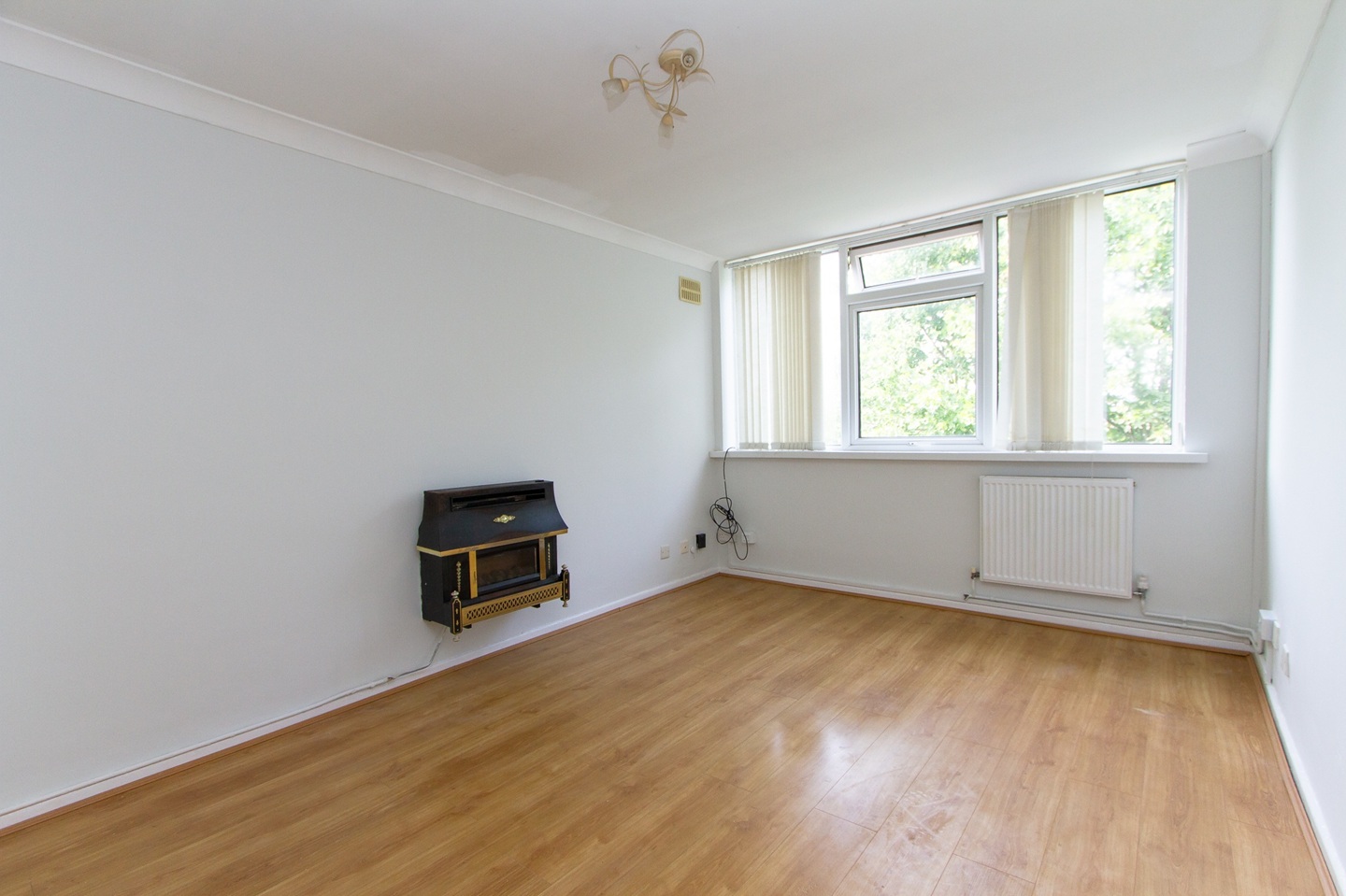 Coventry - 2 Bed Flat, Culworth Court, CV6 - To Rent Now for £850.00 p/m