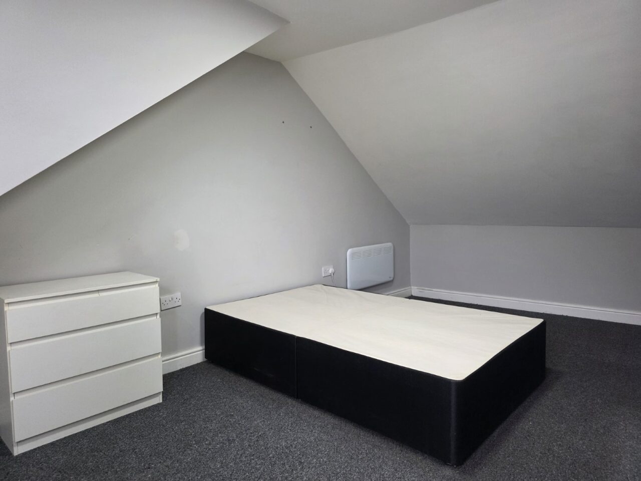 Cardiff - Studio Flat, Pen Y Wain Road, CF24 - To Rent Now for £775.00 p/m