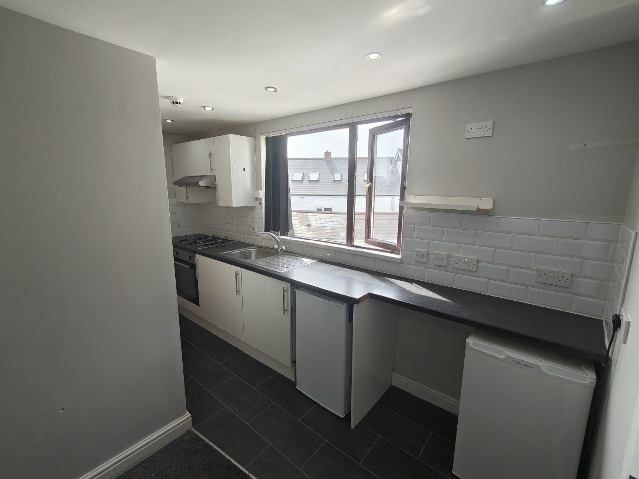 Cardiff - Studio Flat, Pen Y Wain Road, CF24 - To Rent Now for £775.00 p/m