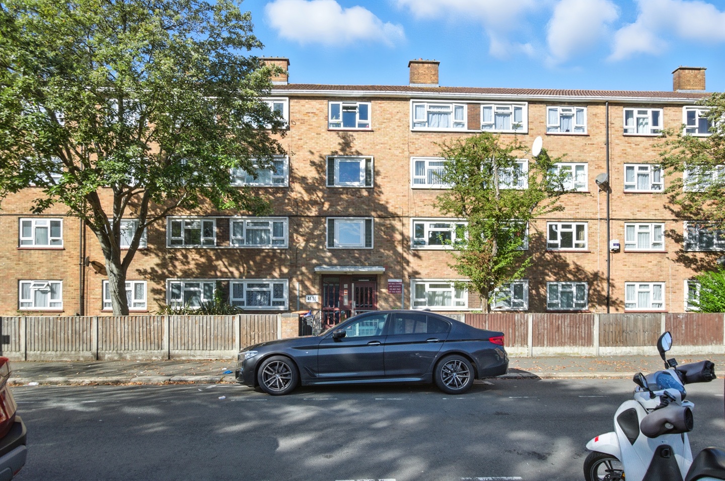 London - 3 Bed Flat, Mountfield Road, E6 - To Rent Now for £2,300.00 p/m