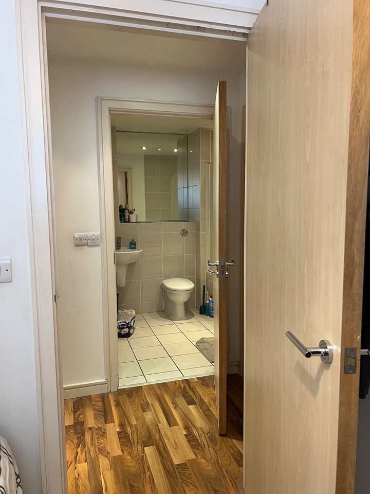 Manchester - 2 Bed Flat, The Quadrangle, M1 - To Rent Now for £1,400.00 p/m