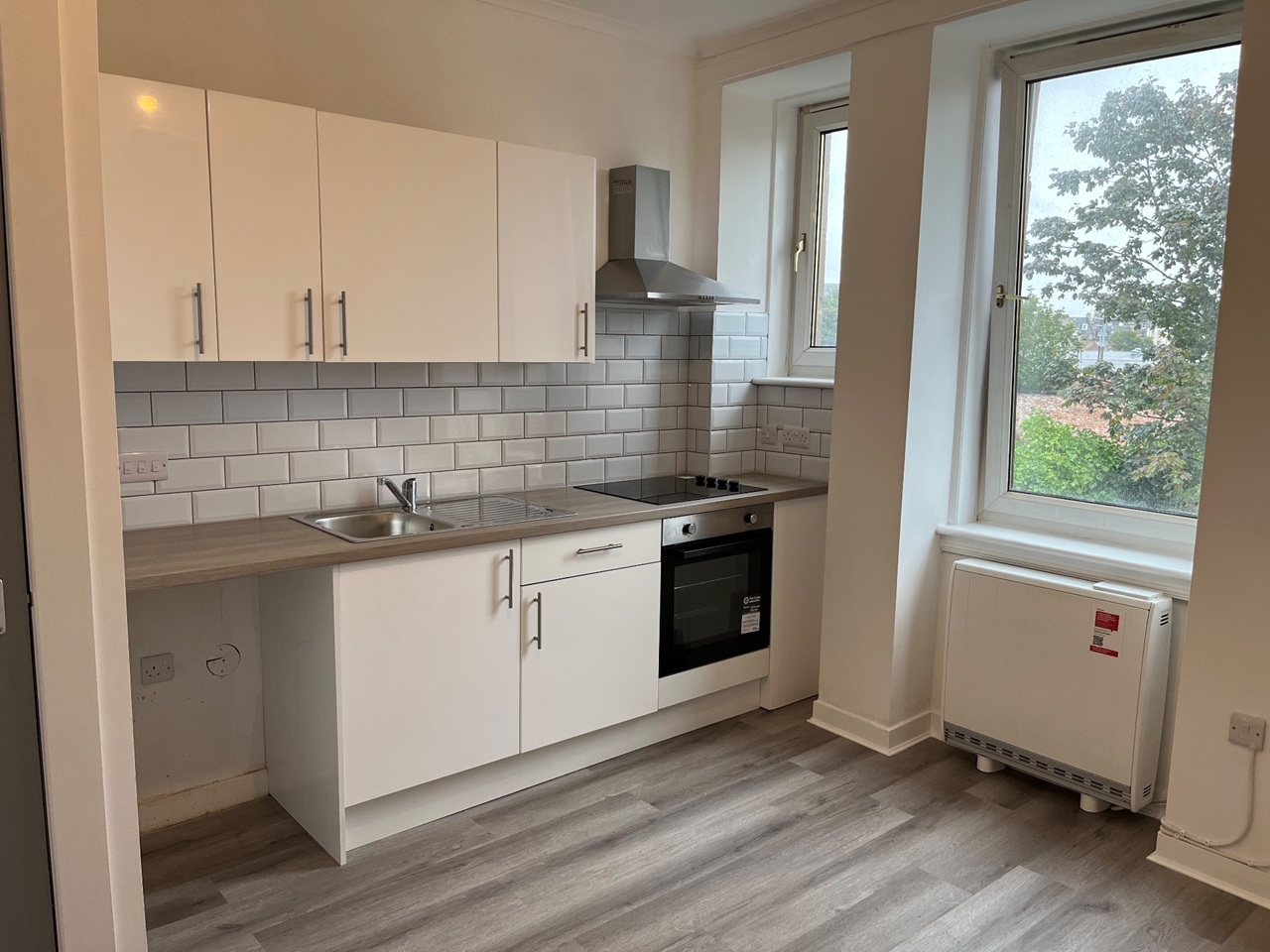 Edinburgh - 1 Bed Flat, Bonnington Road, EH6 - To Rent Now for £950.00 p/m