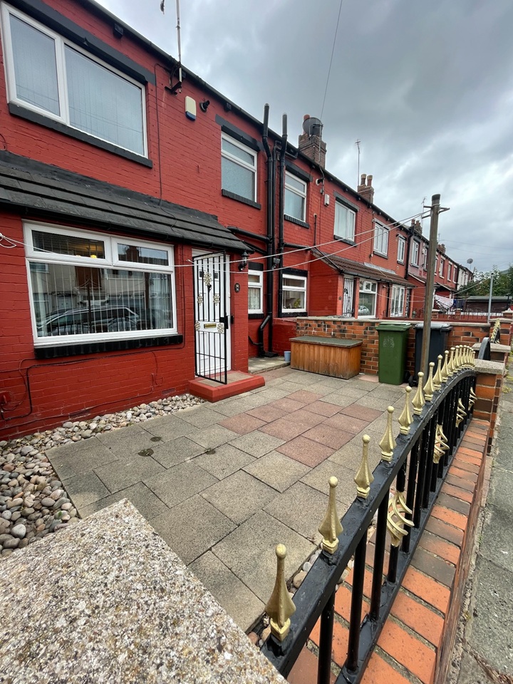 Leeds - 1 Bed Terraced House, Longroyd Street North, LS11 - To Rent Now ...
