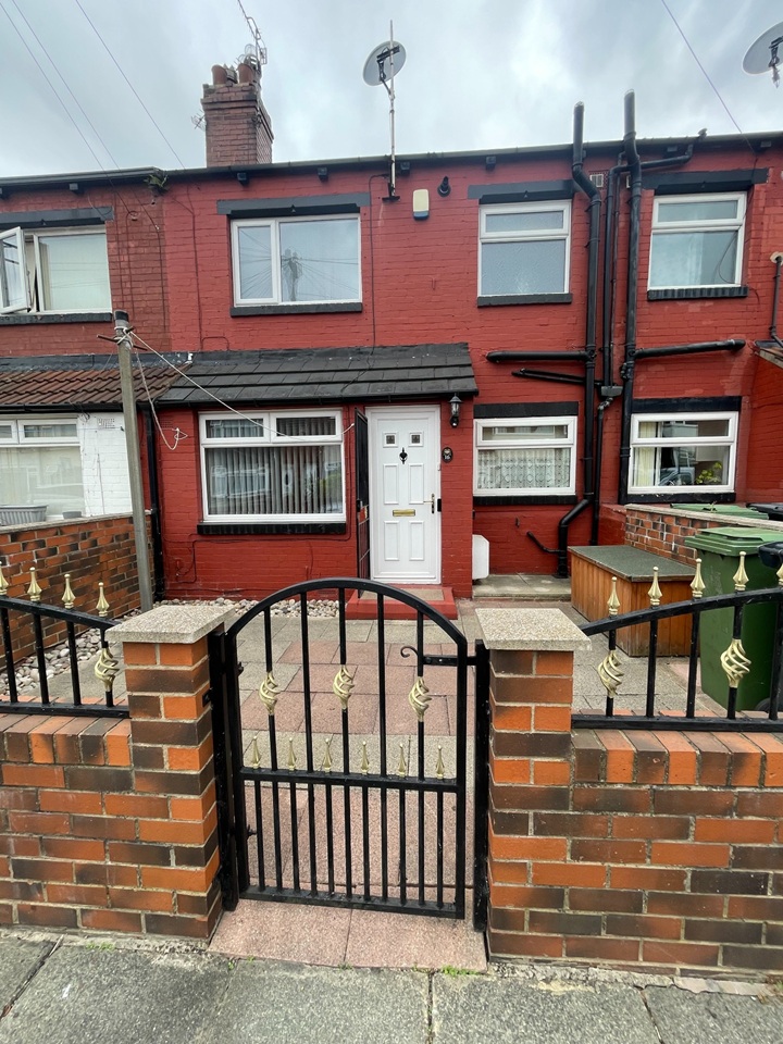 Leeds - 1 Bed Terraced House, Longroyd Street North, LS11 - To Rent Now ...