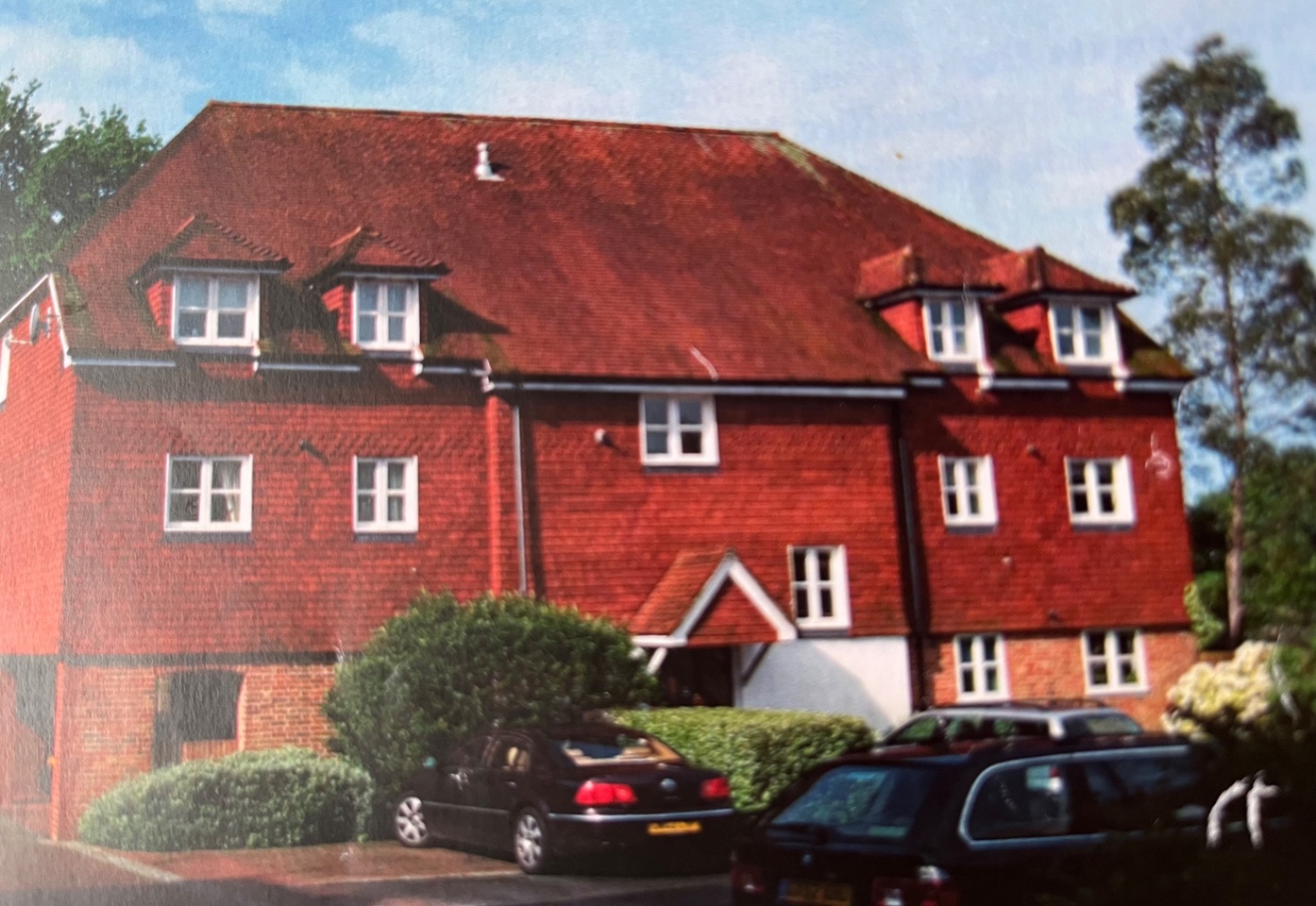 Reigate - 1 Bed Flat, Priory Court, RH2 - To Rent Now for £1,300.00 p/m