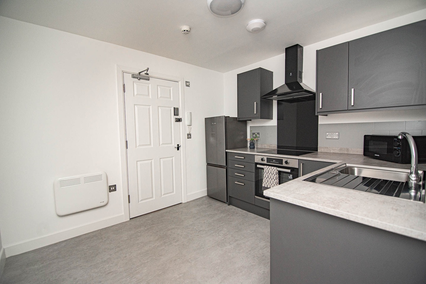 Doncaster - 1 Bed Flat, Nether Hall Road, DN1 - To Rent Now for £675.00 p/m