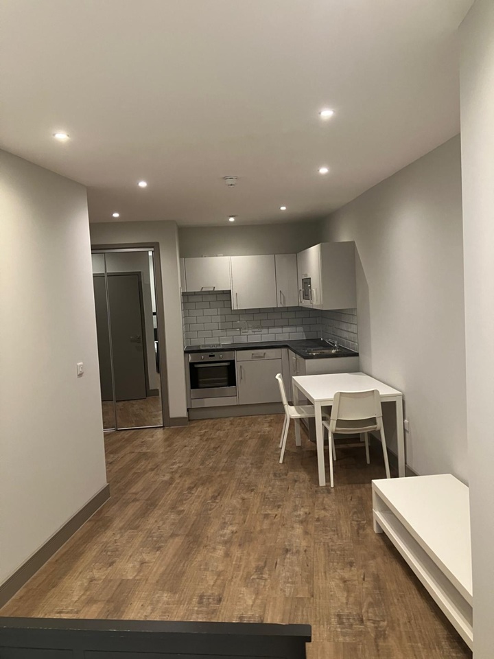 Maidstone - Studio Flat, Week Street, ME14 - To Rent Now for £820.00 p/m